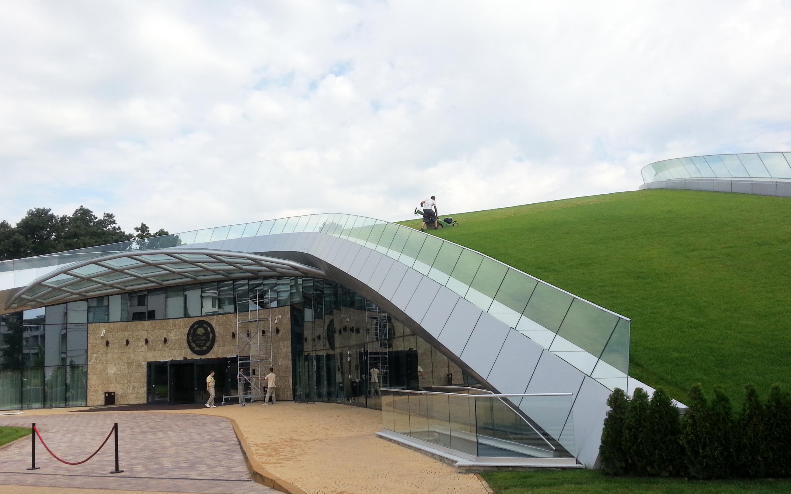 ZinCo system solutions – about the greening of pitched roofs | ZinCo ...