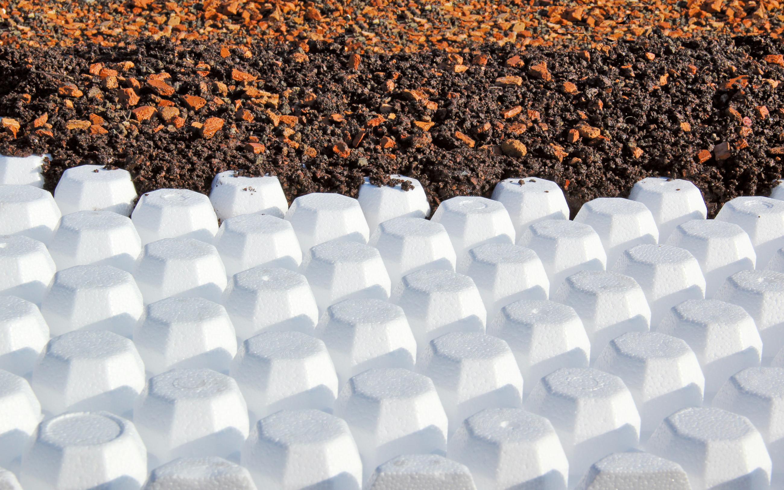 Drainage layers do play a key role for green roofs | ZinCo Green Roof ...